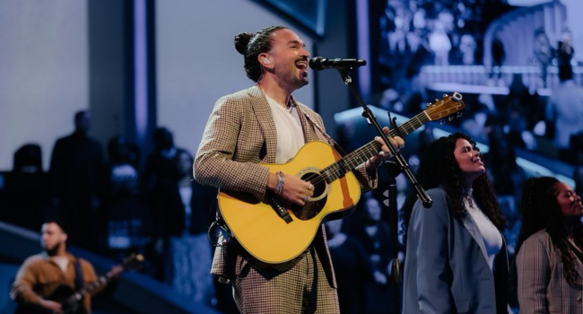 Alexander Pappas Calls The Church To Bold Praise With New Single ...